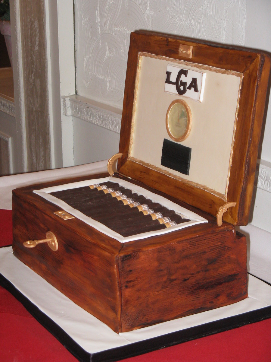 Cigar Humidor - CakeCentral.com