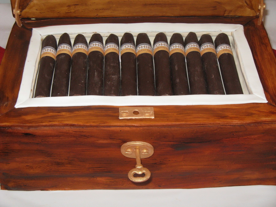 Cigar Humidor - CakeCentral.com