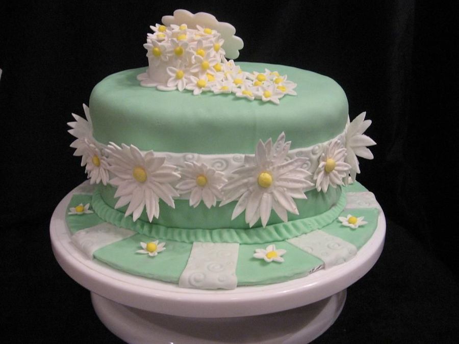 Amazing Daisies - CakeCentral.com