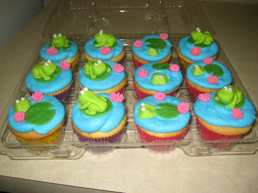 Frog Cupcakes - CakeCentral.com