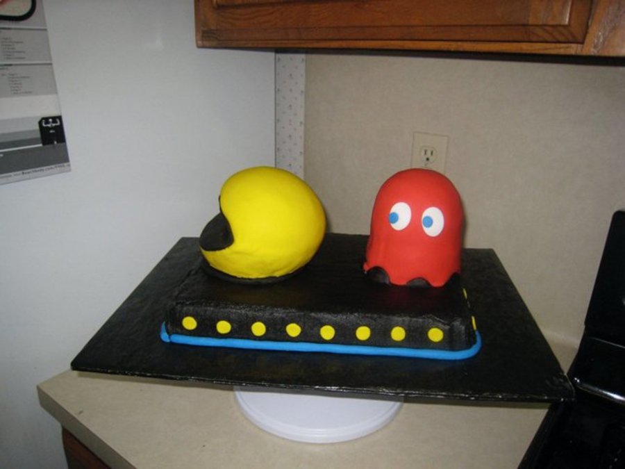 Carved Pac-Man Cake - CakeCentral.com