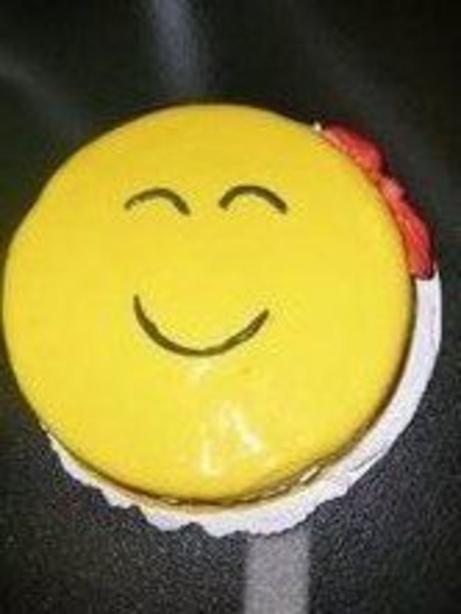 Happy Face Cake - CakeCentral.com