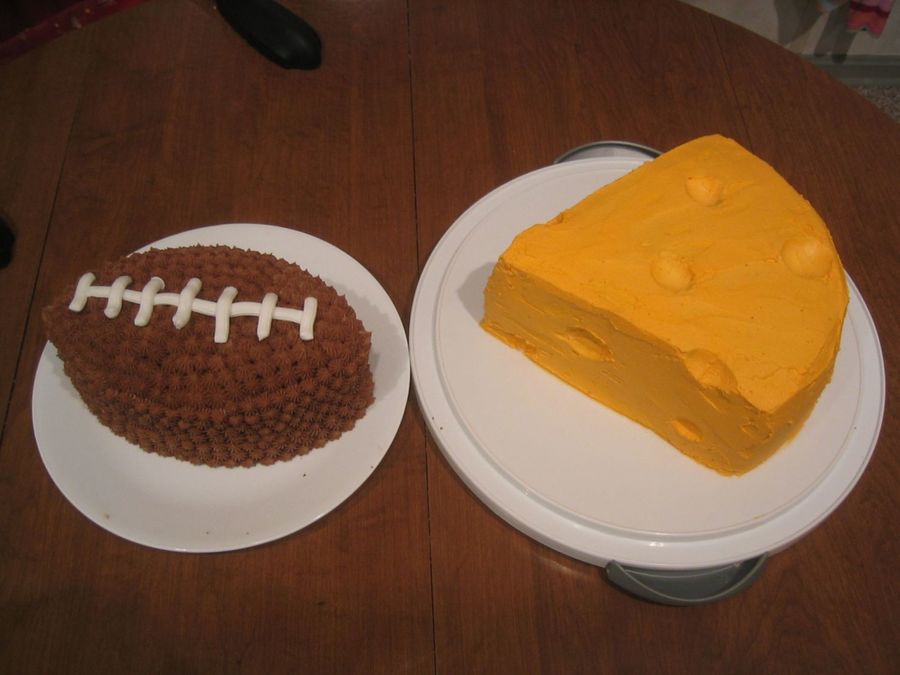Green Bay Packers Cheese Head And Football - CakeCentral.com