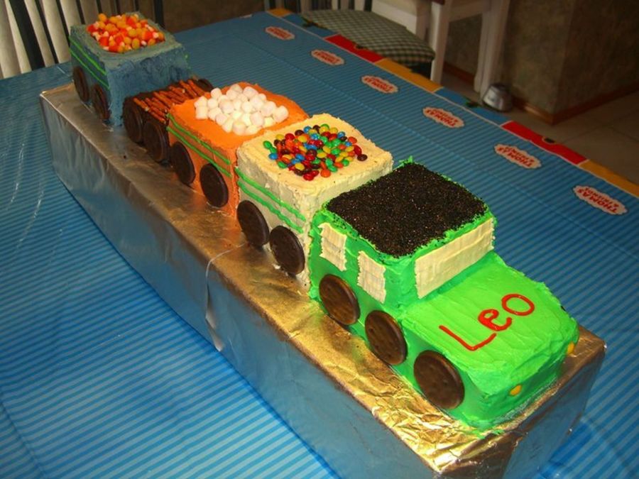 3D Train With Carriages Holding Candy - CakeCentral.com
