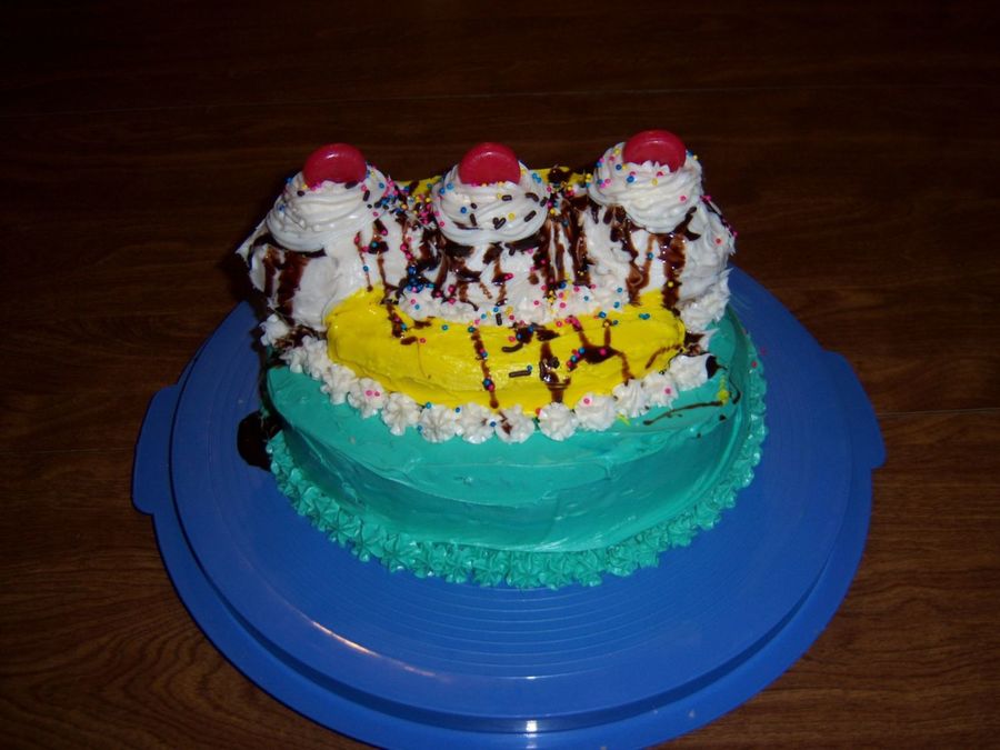 Banana Split Cake - CakeCentral.com