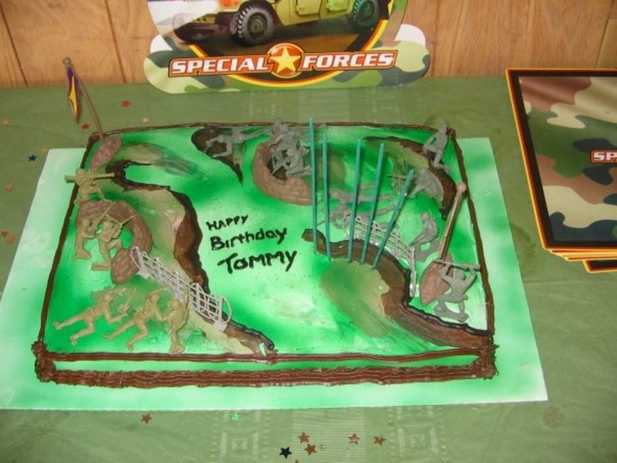 Army Men Cake - CakeCentral.com