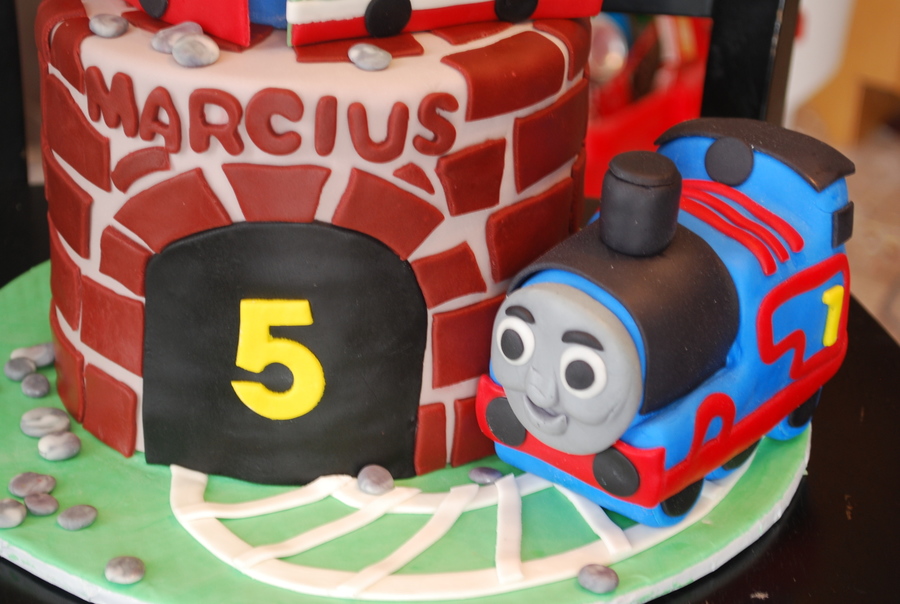 Thomas - CakeCentral.com