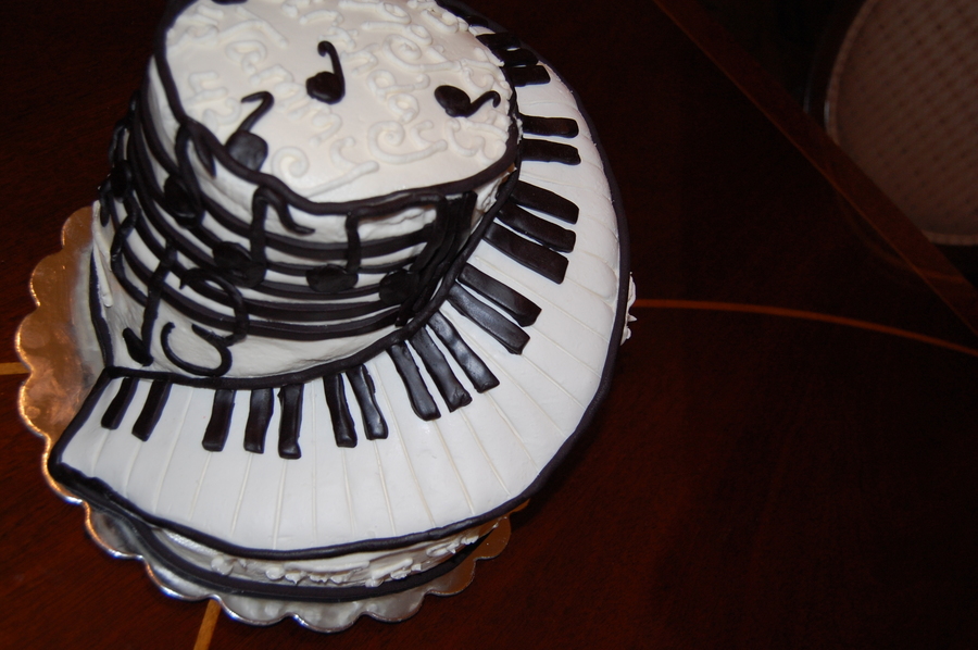 Musical Keyboard Birthday - CakeCentral.com