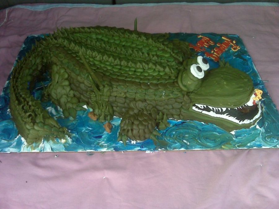 Alligator Cake - CakeCentral.com