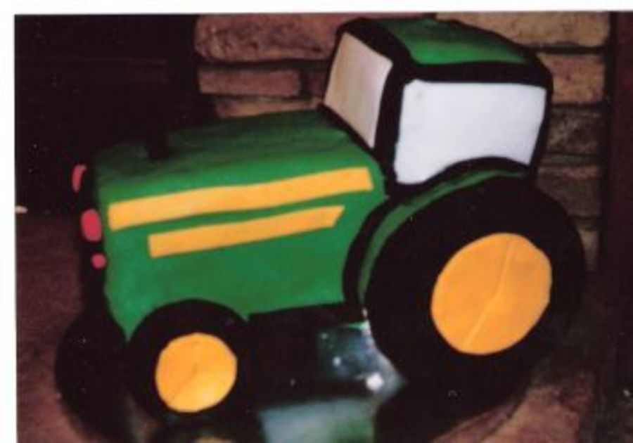 3D Tractor - CakeCentral.com