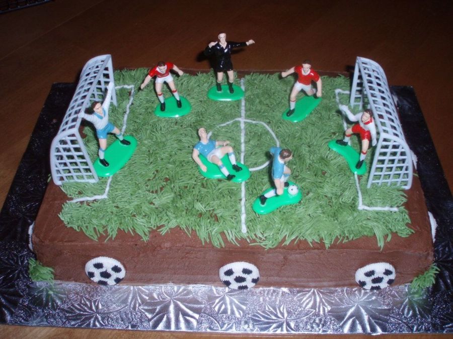 Soccer Team Cake - CakeCentral.com