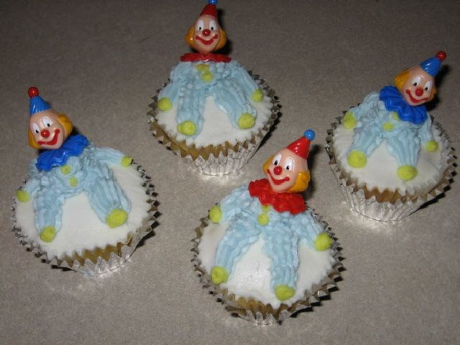 Course 1 - Class 3: My Clowns - CakeCentral.com