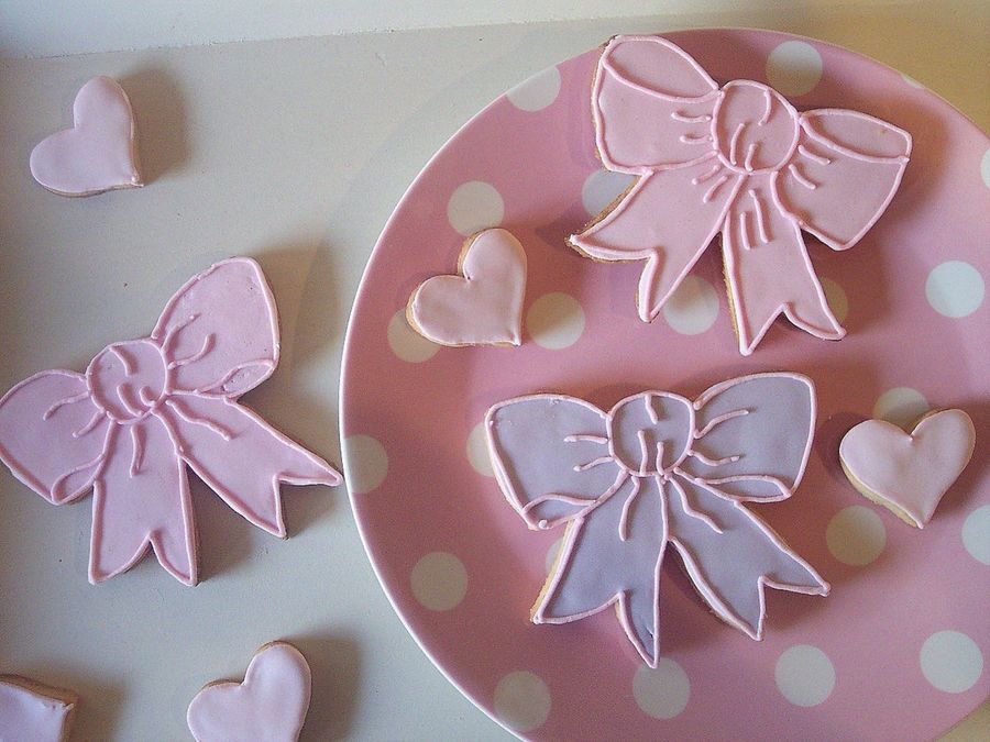 Bow Cookies - CakeCentral.com