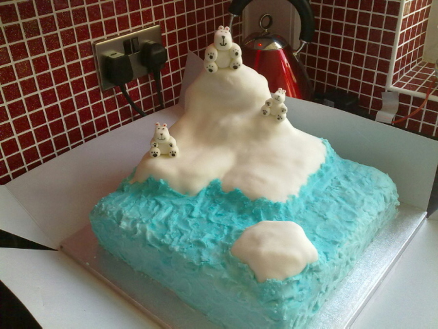 Iceberg Cake With Polar Bears - CakeCentral.com