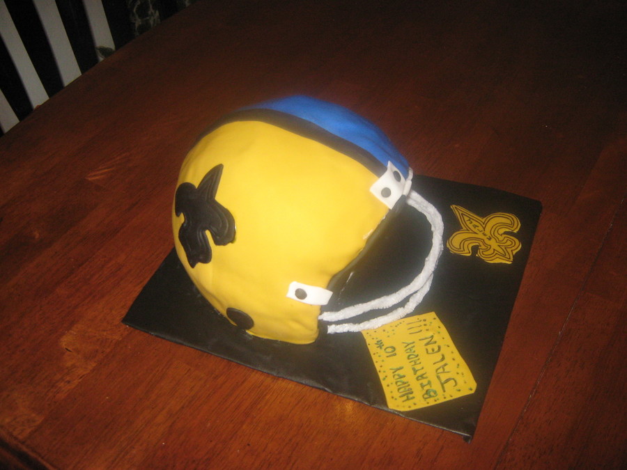 Helmet - CakeCentral.com