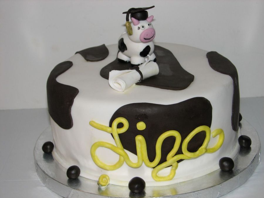 Cow Graduation Cake - CakeCentral.com