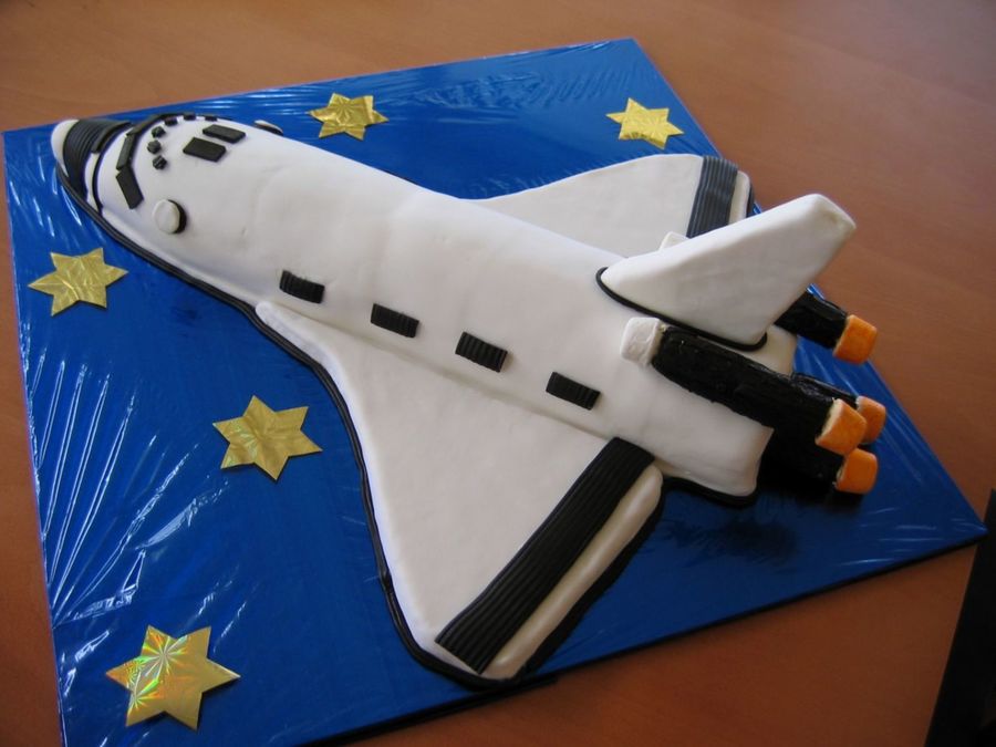 Space Shuttle - CakeCentral.com