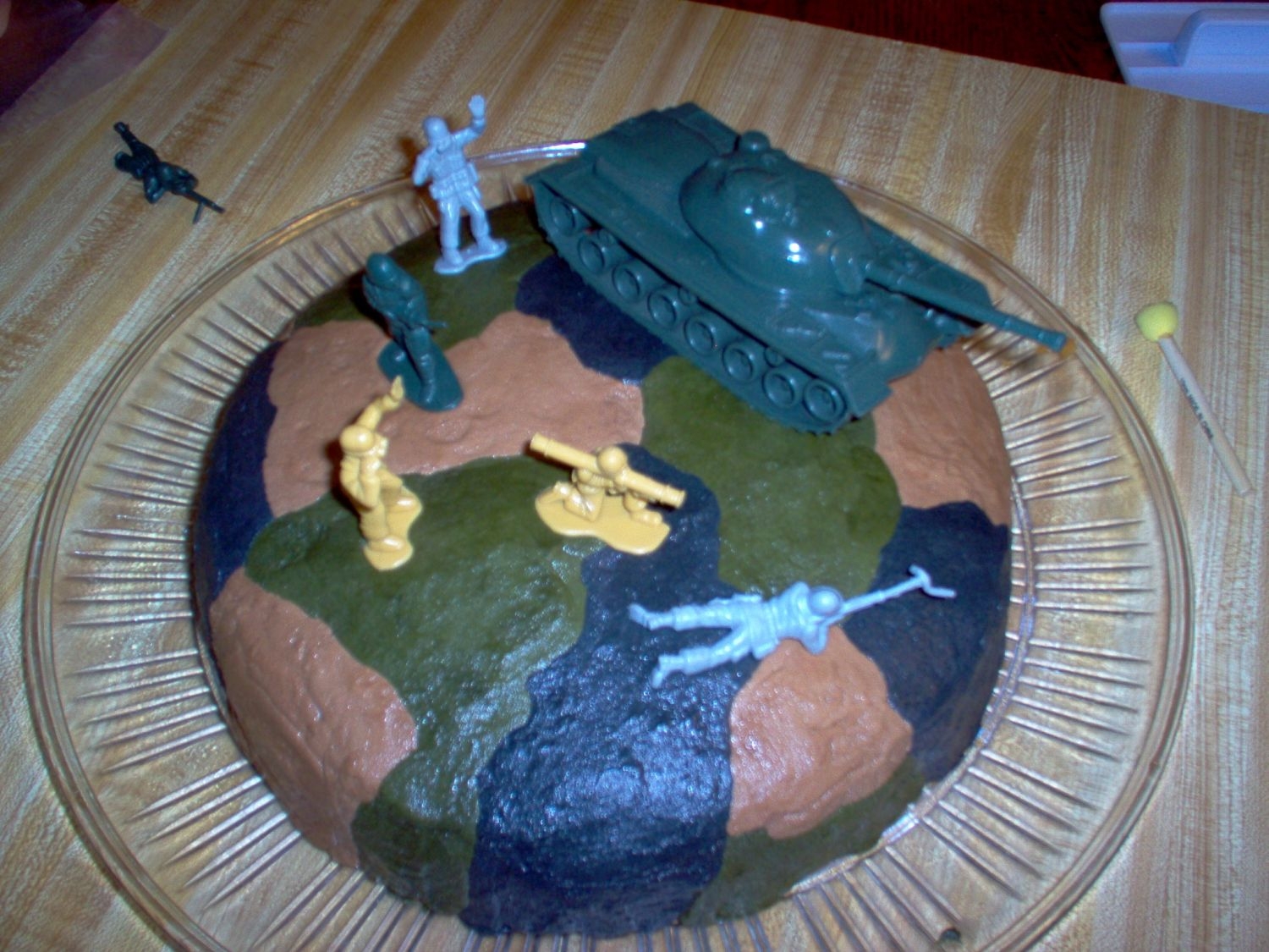 Sample Camo Cake - CakeCentral.com