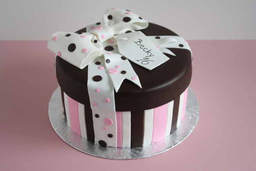 Gift Box Cake - CakeCentral.com