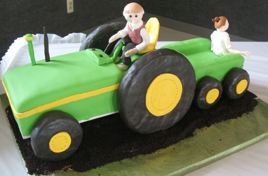 John Deere Tractor Cake - CakeCentral.com