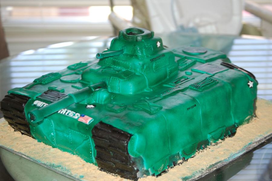 Army Tank Cake - CakeCentral.com