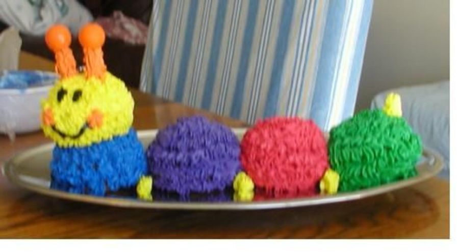 Carterpillar 3D Baby Einstein - CakeCentral.com