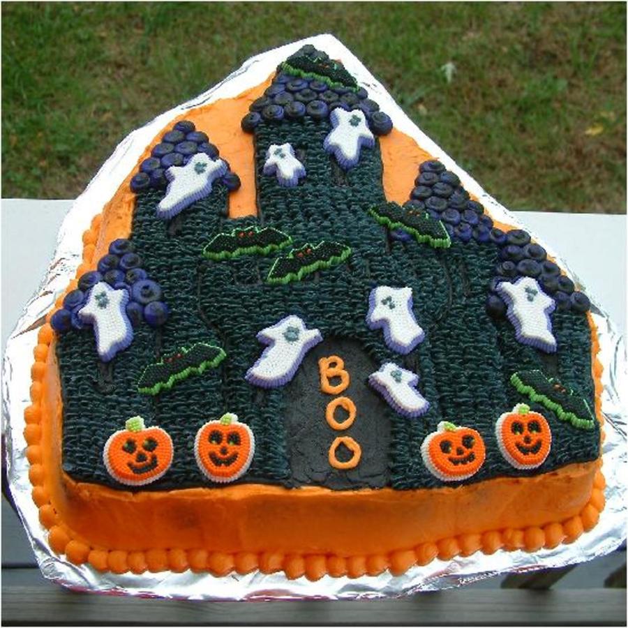 Haunted Castle Cake - CakeCentral.com