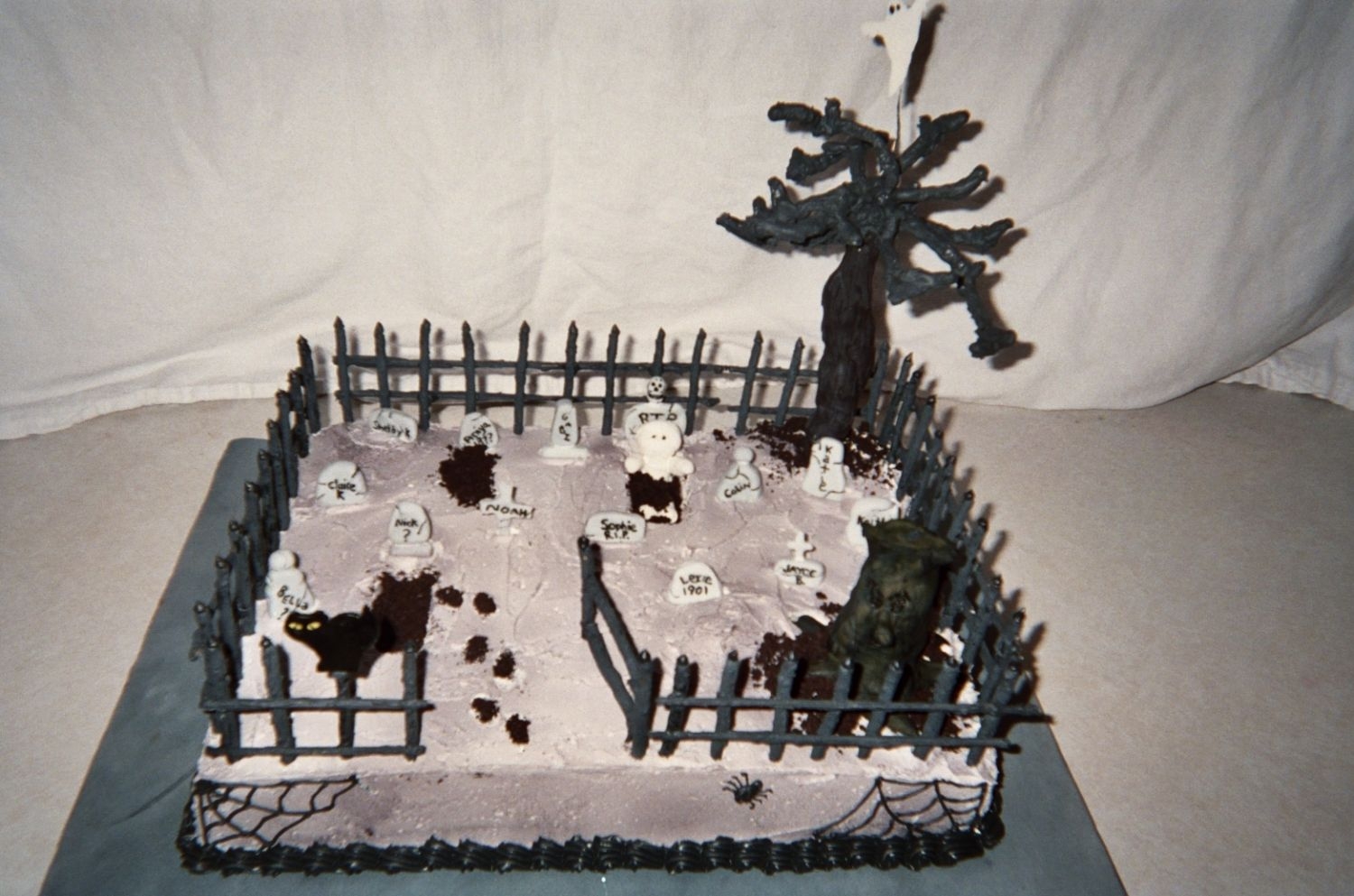 Spooky Graveyard - CakeCentral.com