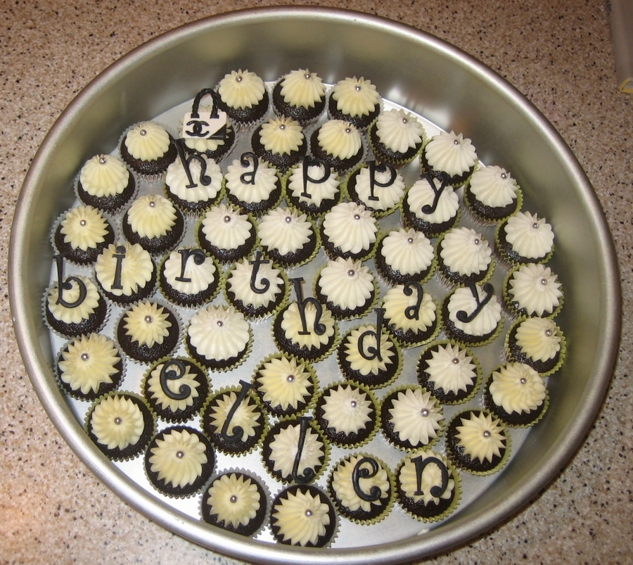 Mini Cuppies - CakeCentral.com