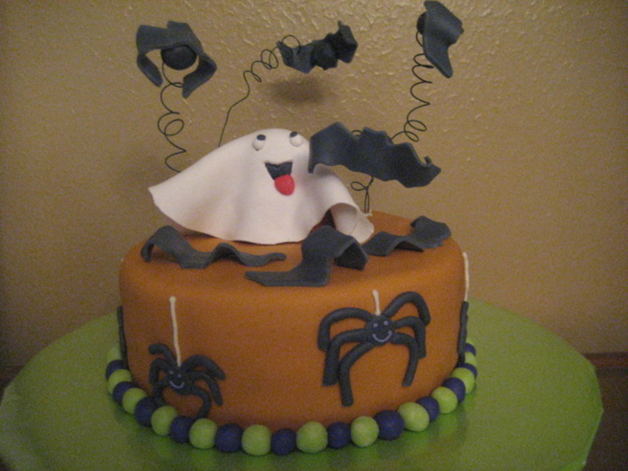 Friendly Ghost Halloween Cake - CakeCentral.com