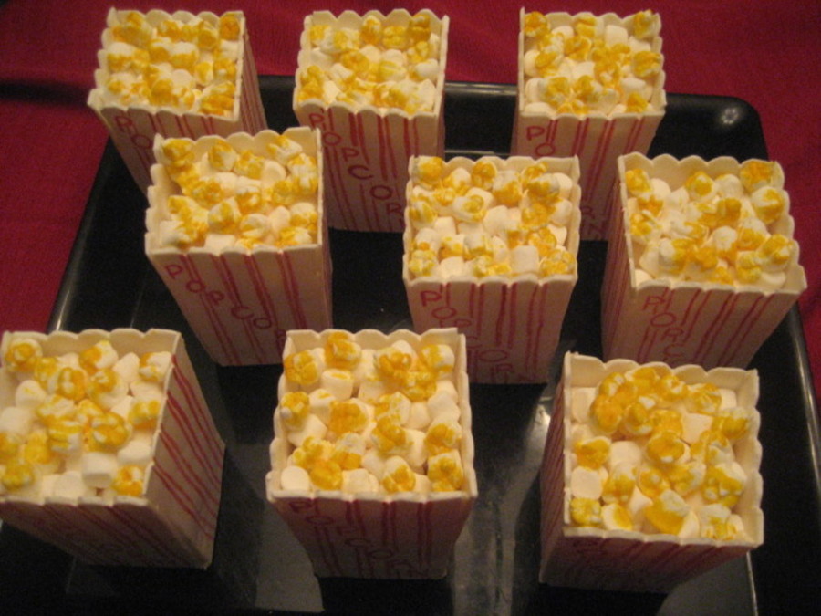Individual Popcorn Box Cakes - CakeCentral.com