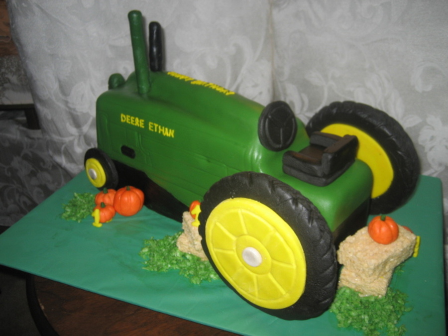 John Deere Tractor - CakeCentral.com