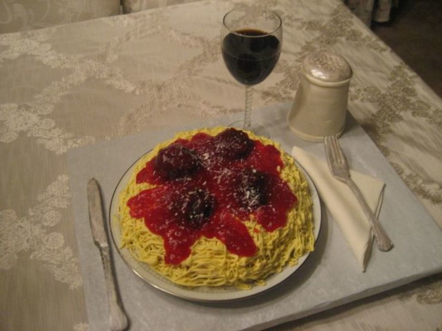 Spaghetti And Meatballs - CakeCentral.com