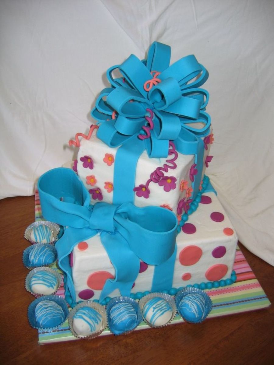 Present Cake - CakeCentral.com
