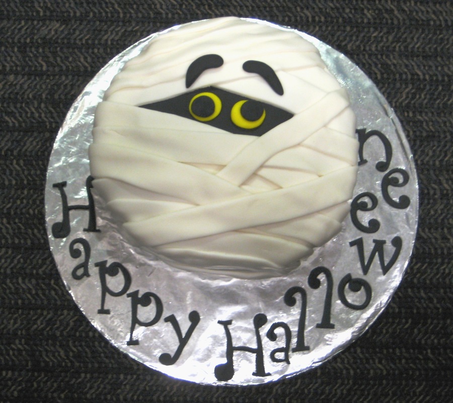 Mummy Cake - CakeCentral.com