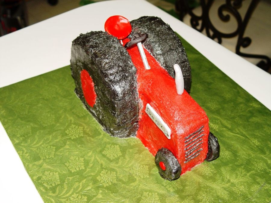 Tractor Cake - CakeCentral.com