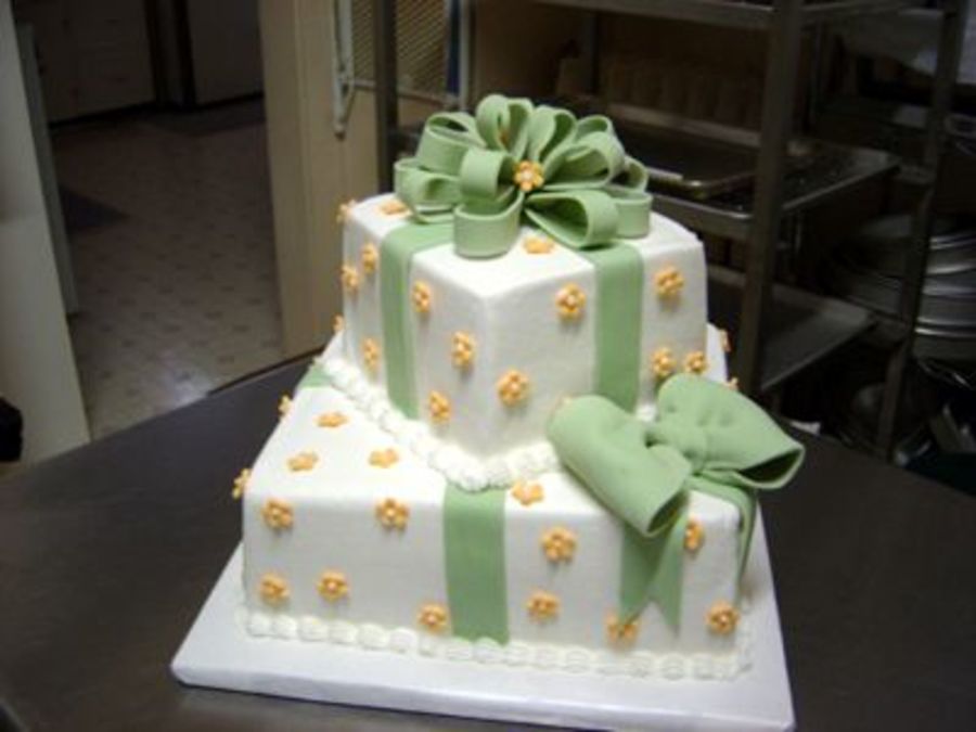 Package Cake - CakeCentral.com