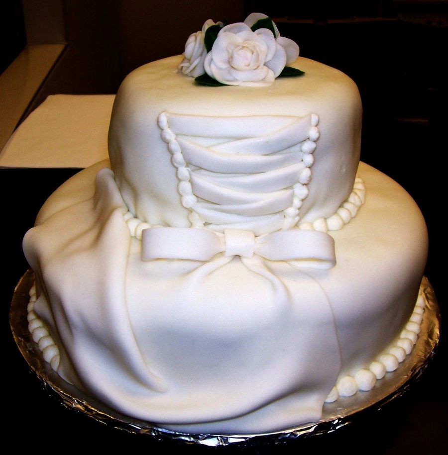 Wilton Class Three Final Cake - CakeCentral.com