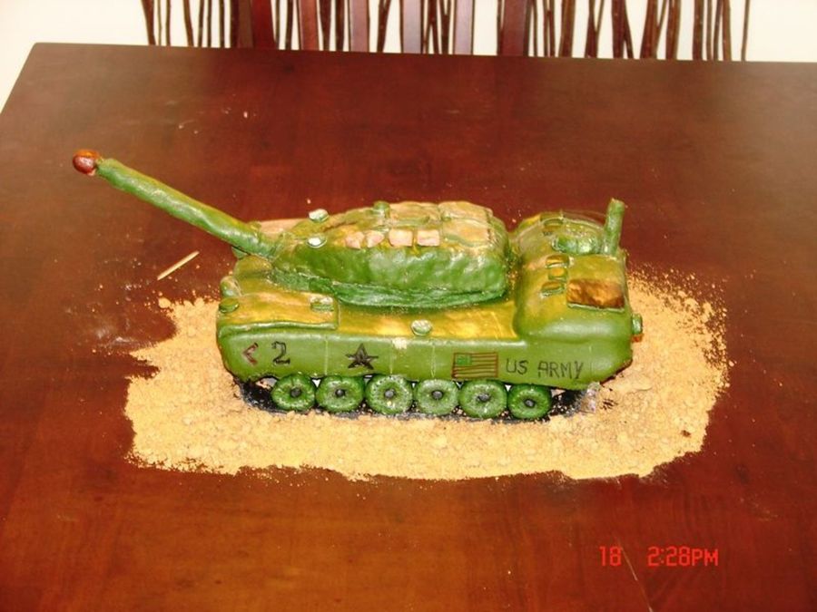 Tank Cake - CakeCentral.com