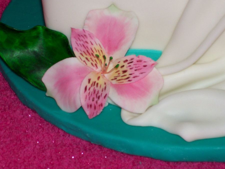 Peruvian Lily - CakeCentral.com