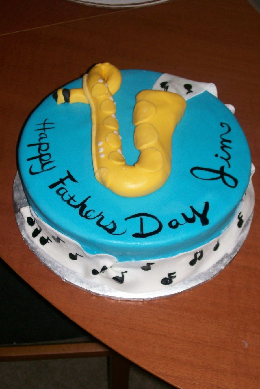Sax Cake - CakeCentral.com