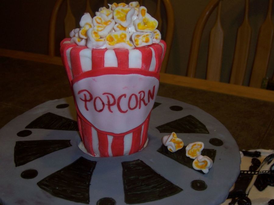 Fondant Popcorn - CakeCentral.com