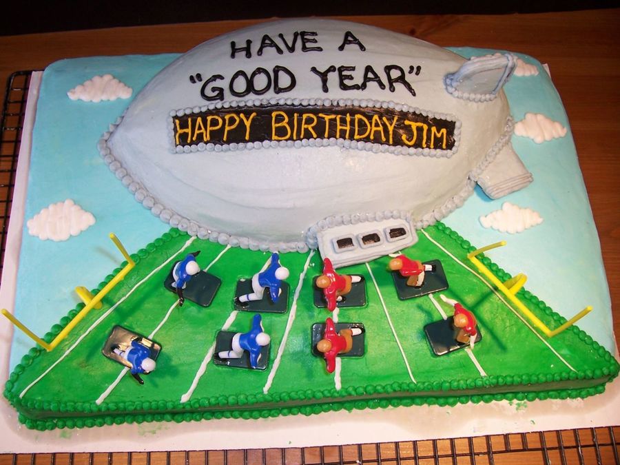 Football Field With Blimp #2 - CakeCentral.com