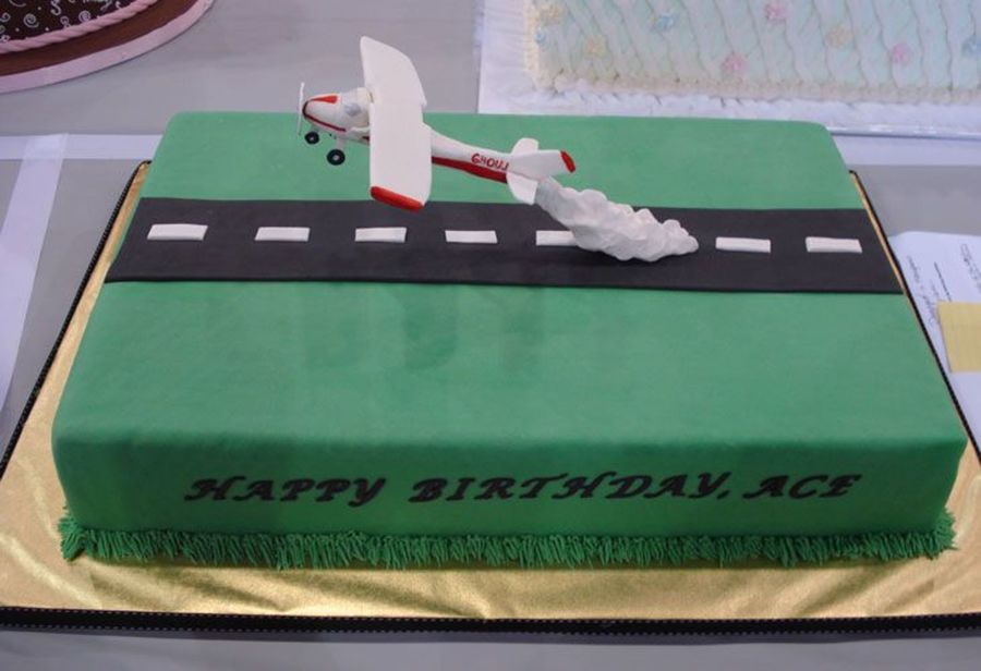 Ossas Cessna Cake 2007 - CakeCentral.com