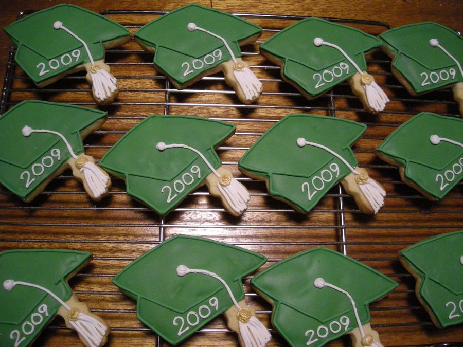 Graduation Caps - CakeCentral.com