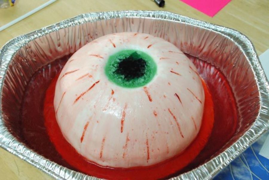 Eyeball Cake - CakeCentral.com