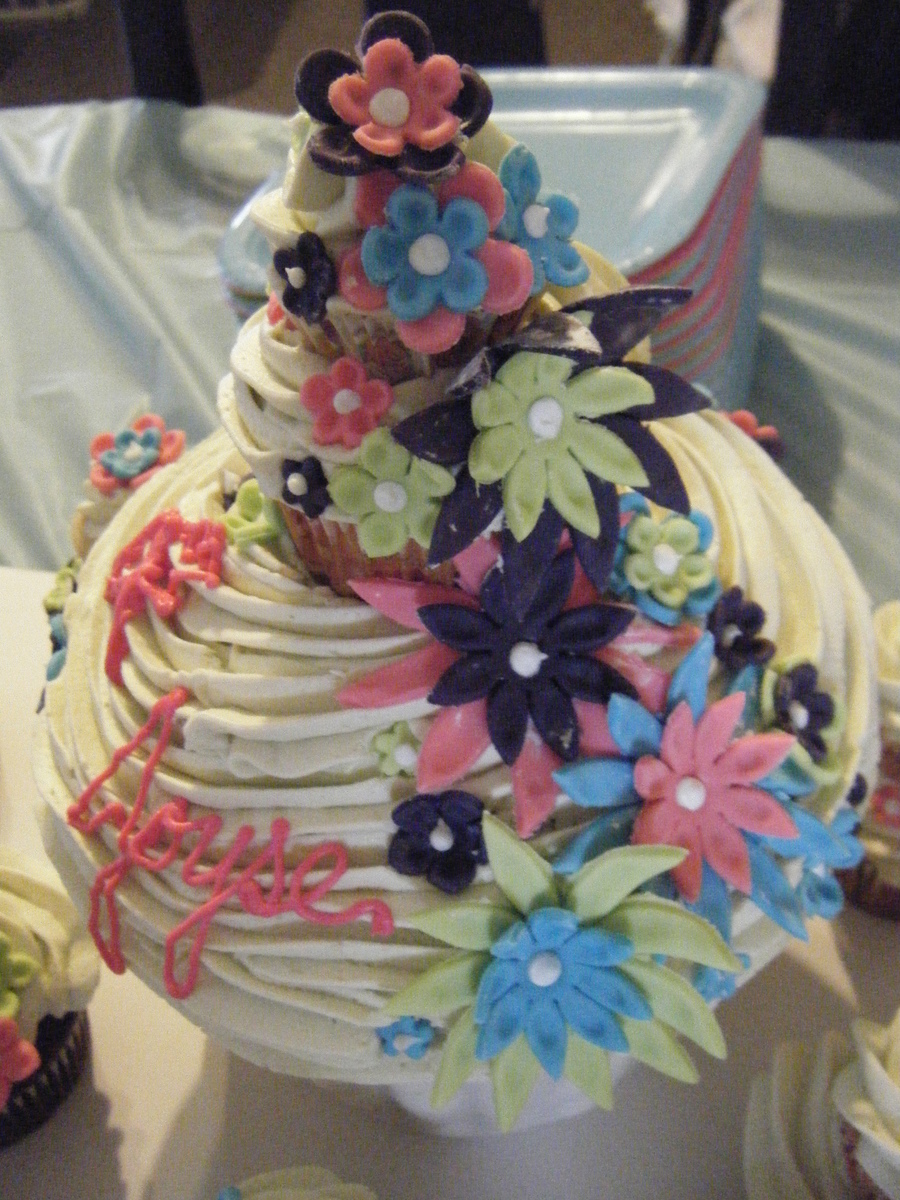 Stacked Cupcakes - CakeCentral.com