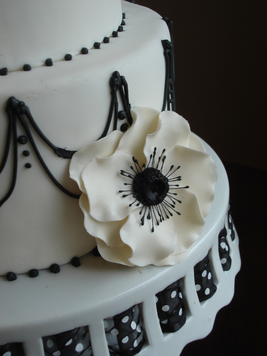 Black And White Anemone Cake - CakeCentral.com