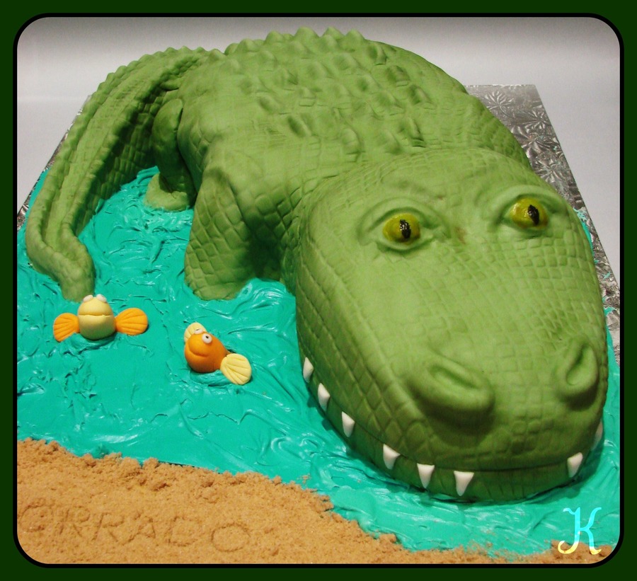 Alligator Cake - CakeCentral.com