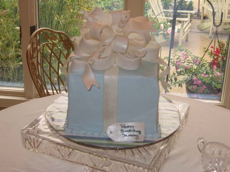 First Present Cake - CakeCentral.com